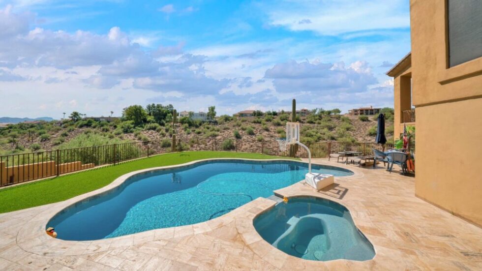 Gallery - The Official: Arrowhead Deck and Pools