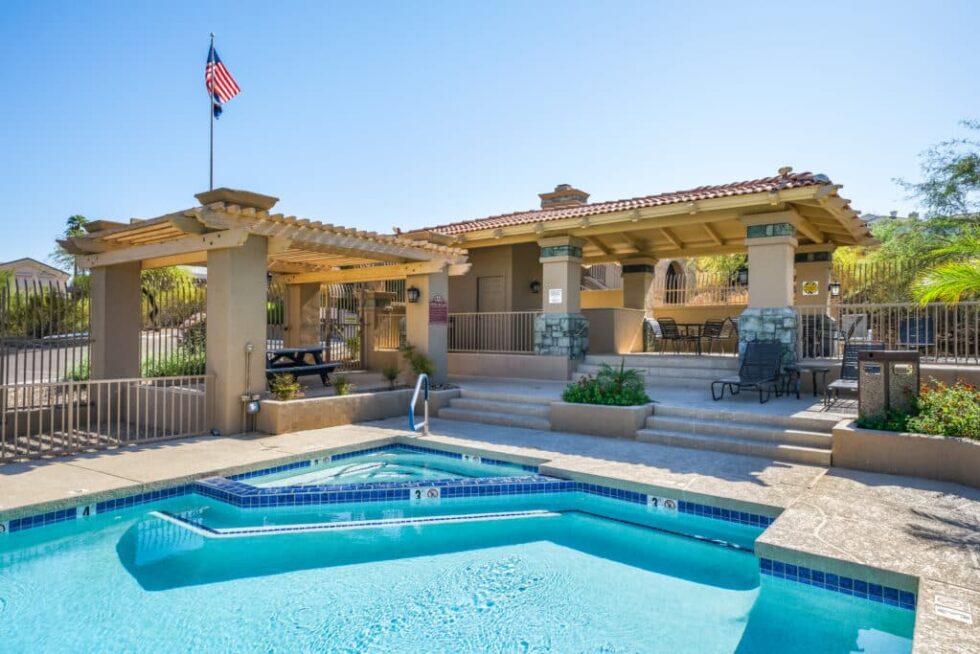 Gallery - The Official: Arrowhead Deck and Pools