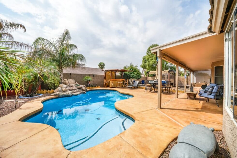 Gallery - The Official: Arrowhead Deck and Pools