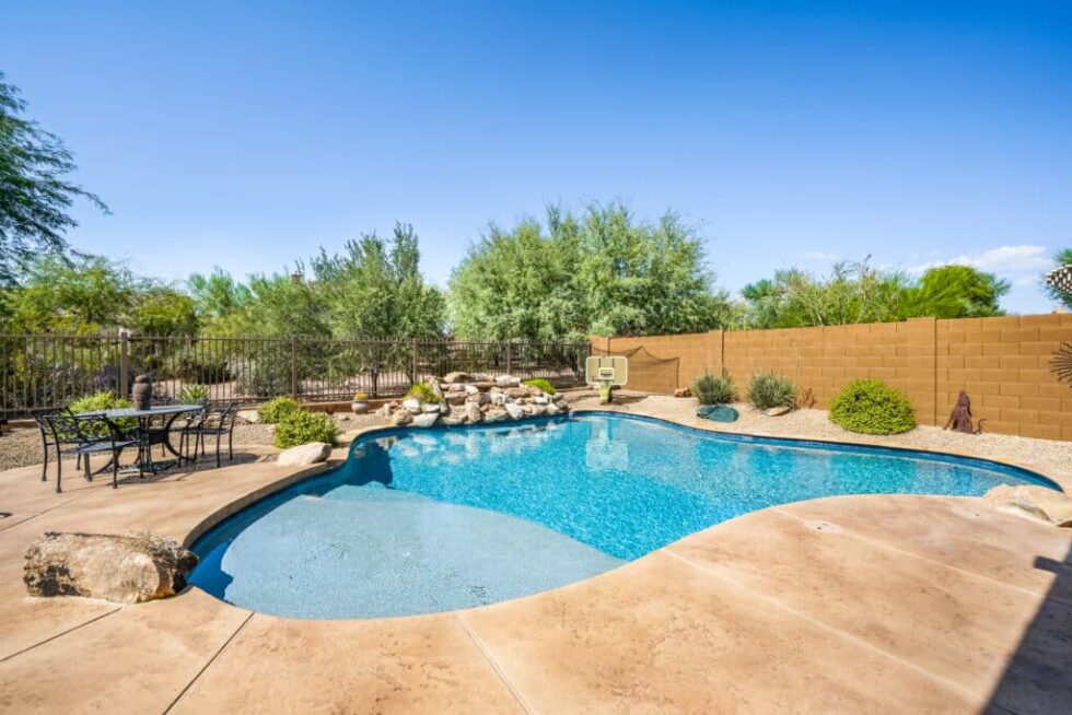 Gallery - The Official: Arrowhead Deck and Pools